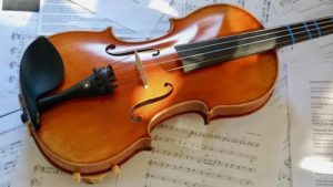 Difference Between Fiddle And Violin (With Pictures) - VIVA DIFFERENCES